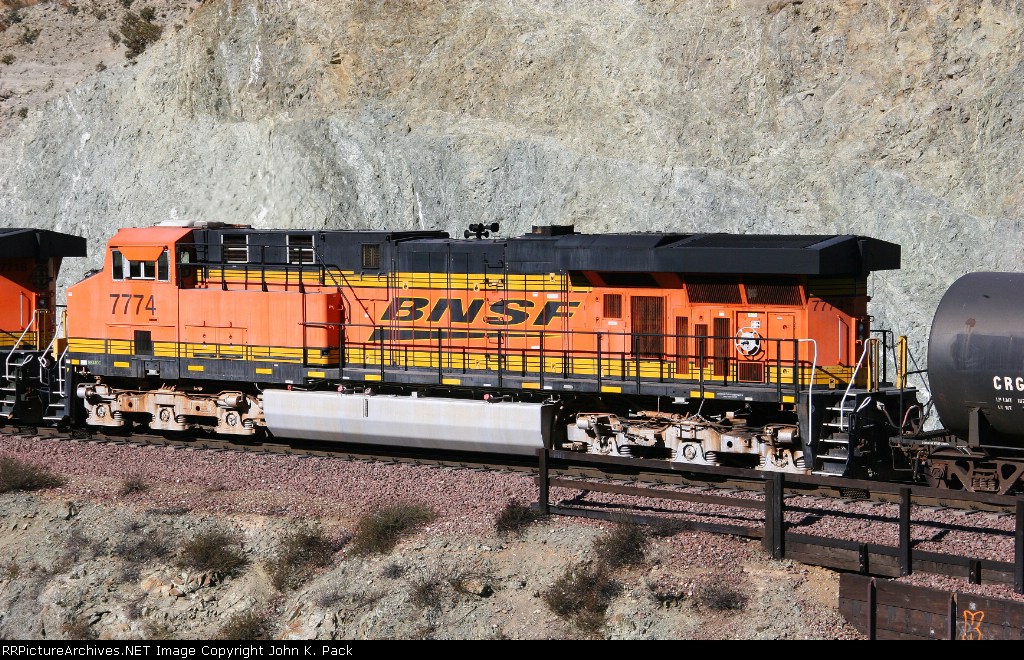 BNSF 7774